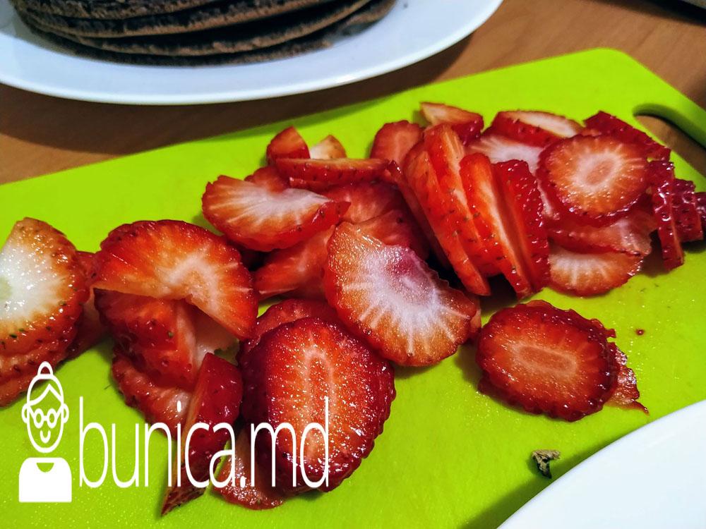 bunica.md — Tort din foi pandispan coapte pe tigaie