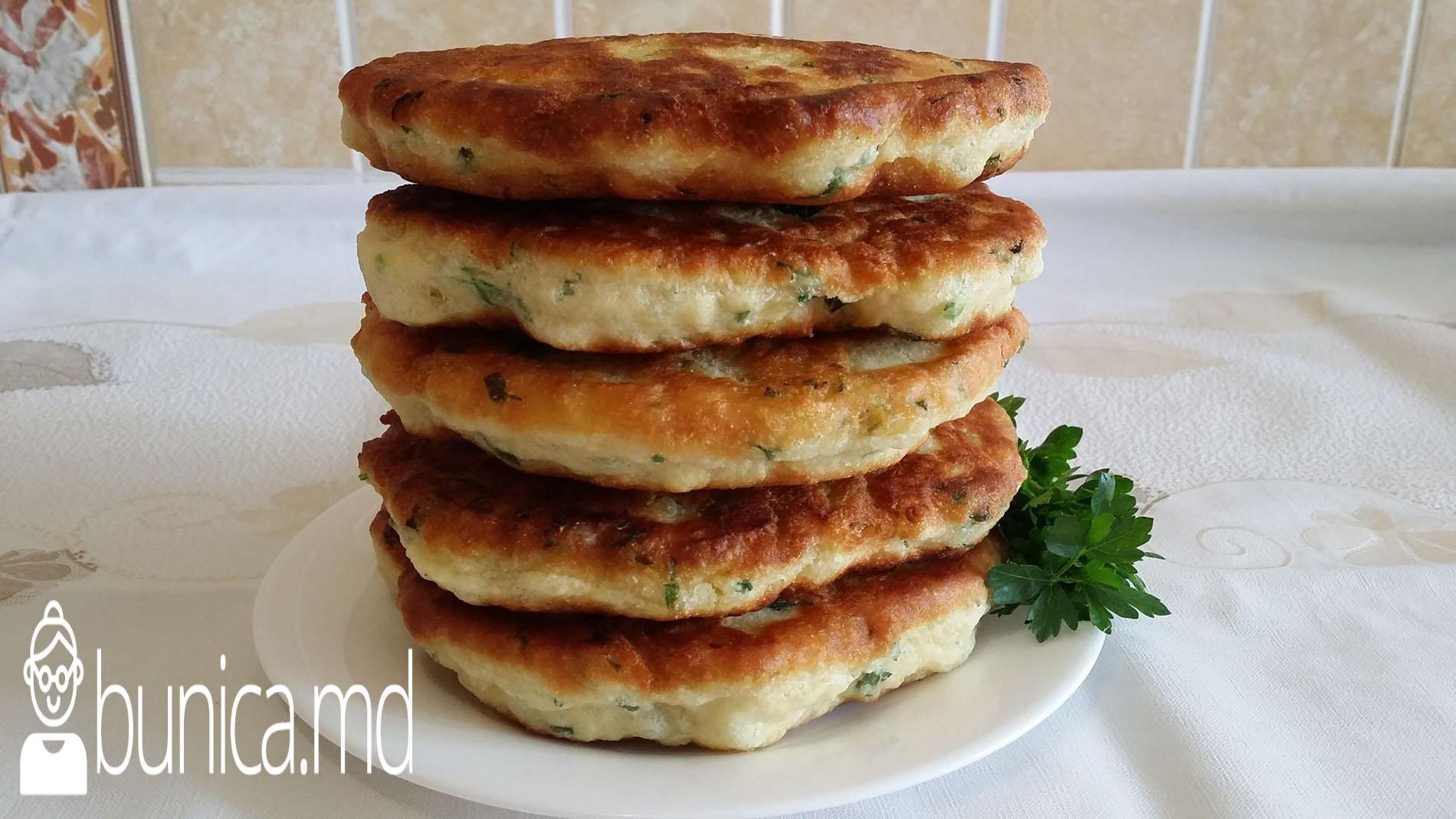 bunica.md — Turte cu codițe de ceapă și verdeață